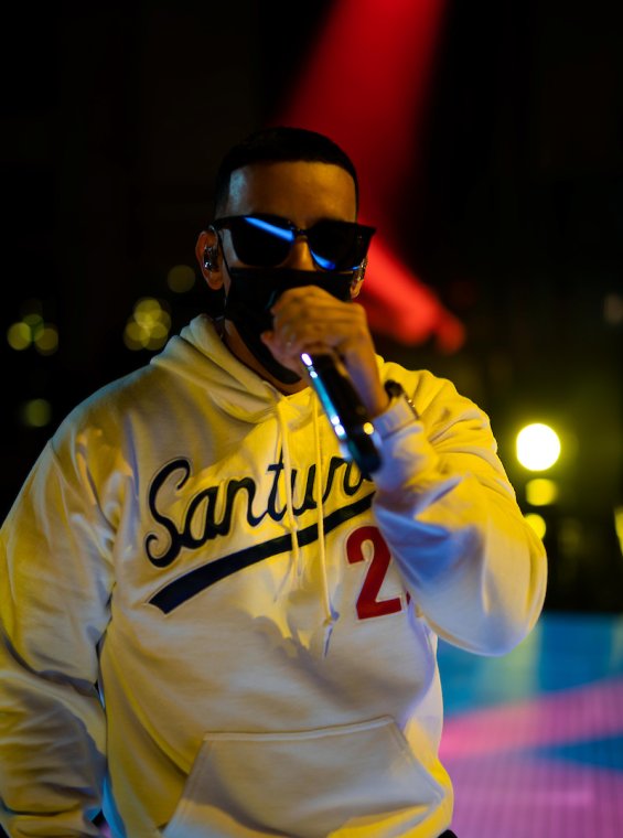 A Guide to Reggaetón: Music, History, Popular Artists